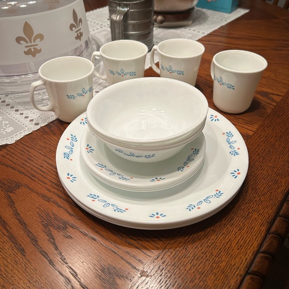 Corelle | Dining | Vintage Corelle Subtle Blue Leaves With Red Dot ...